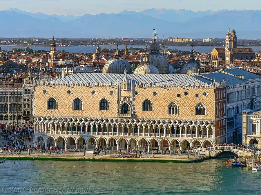 Doge's Palace Architecture Slits Oriental Style Venice Italy